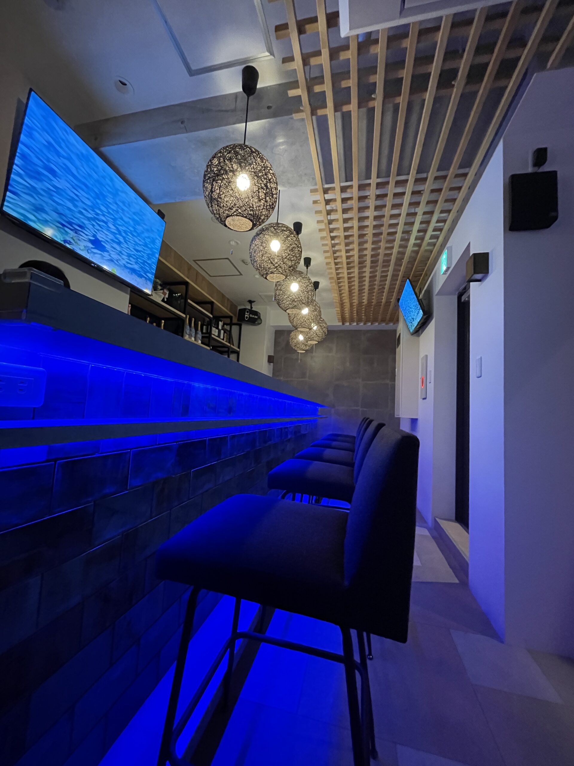 フロア - Bar Wave